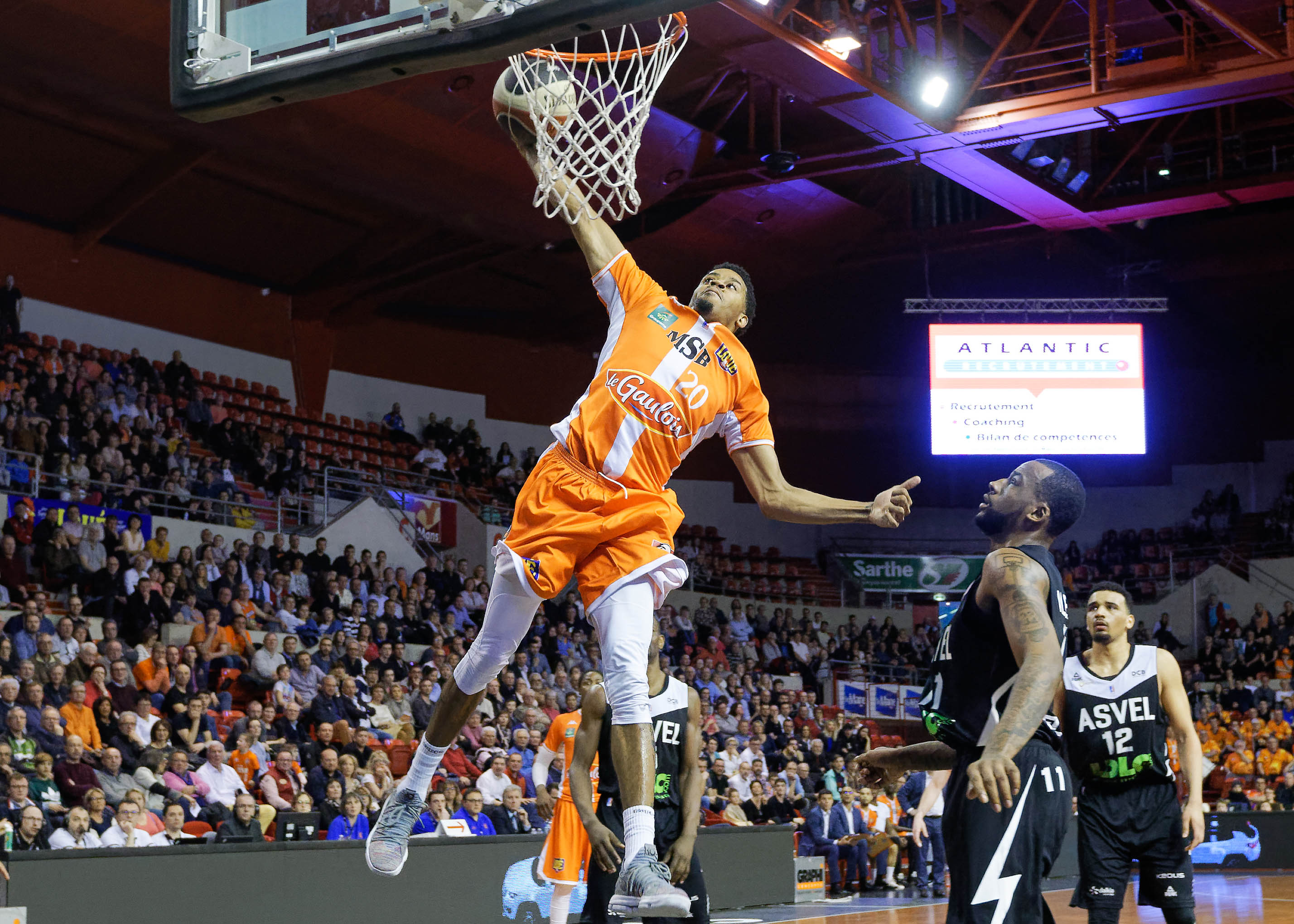 MSB.FR - D.j. Stephens En Partance Pour La Nba